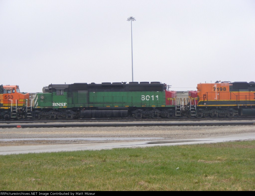 BNSF 8011